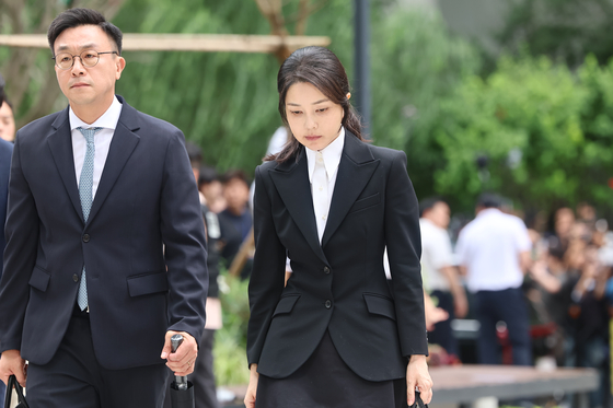 Former first lady Kim Keon Hee arrives at special prosecutor's office ...