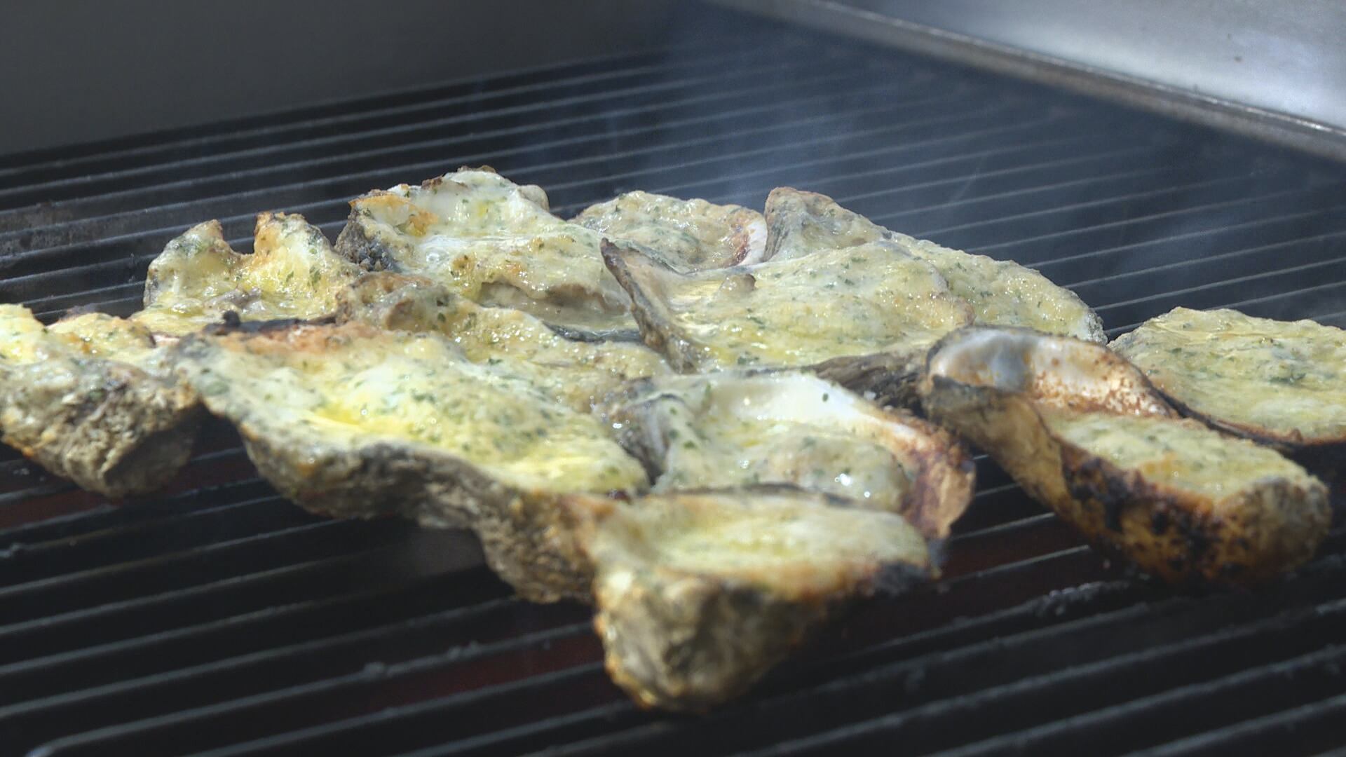 Hunt’s Oyster Bar takes us inside their kitchen during National Oyster Day