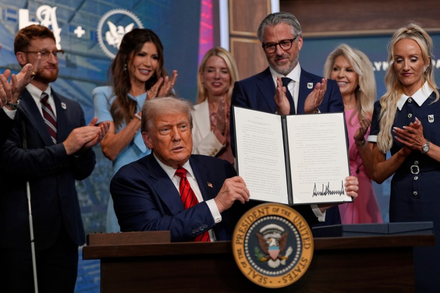 Trump signs order establishing 2028 Summer Olympics task force