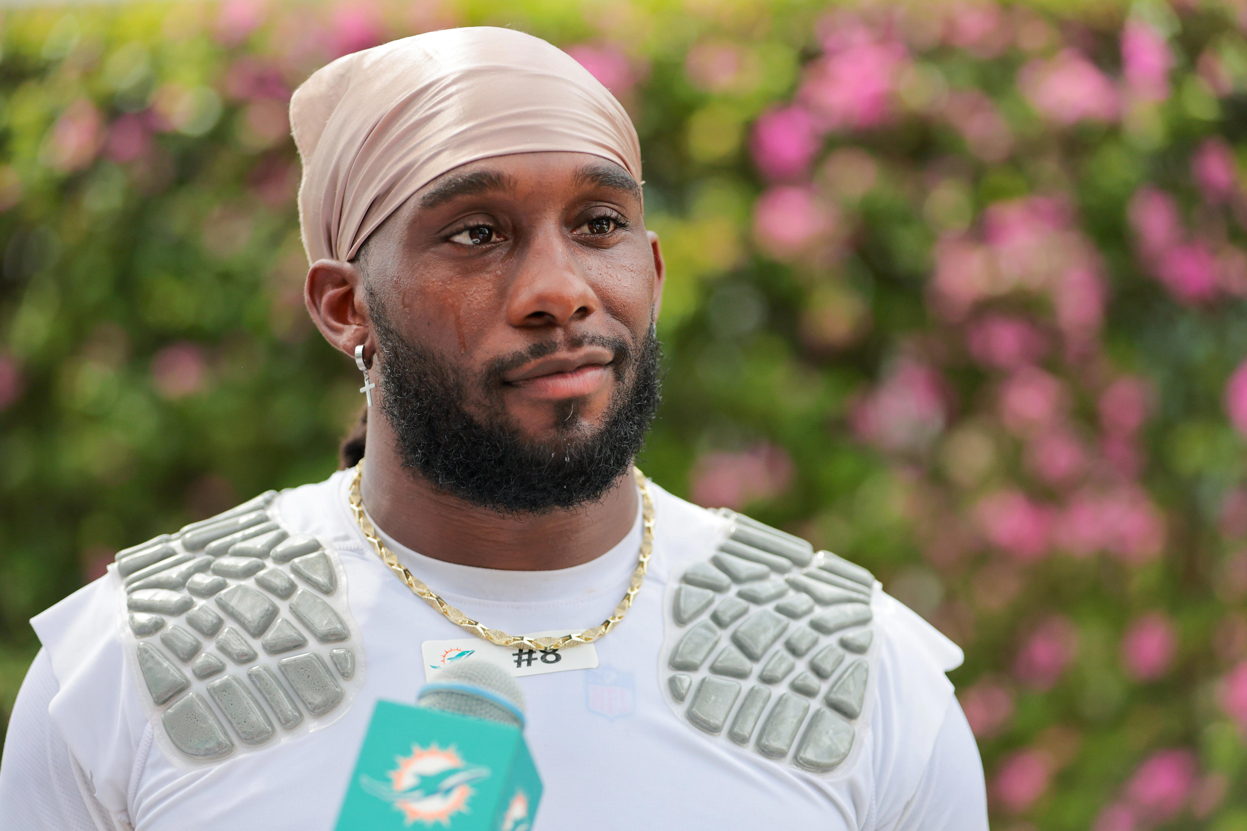 Miami Dolphins running back Alexander Mattison has neck surgery, out ...