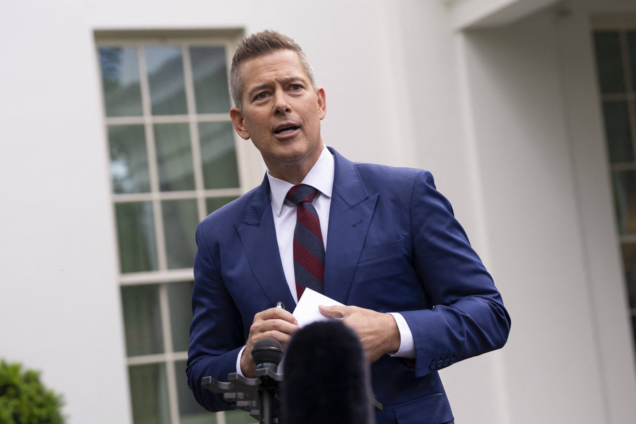 NASA boss announces plans to build a nuclear reactor on the moon