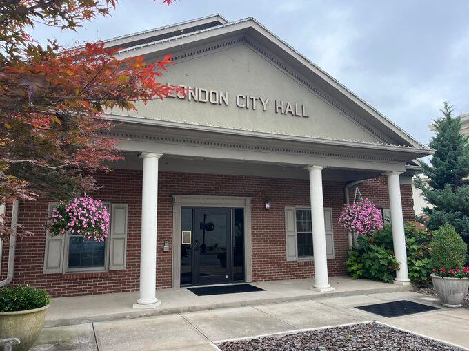 London mayor vows to fight impeachment; some council members ask him to ...