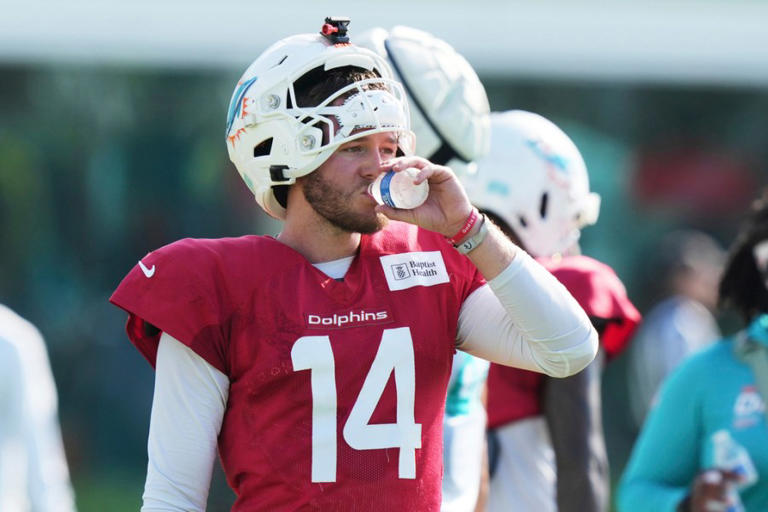 Quinn Ewers has ‘plenty of arm strength for what we need,’ Dolphins ...