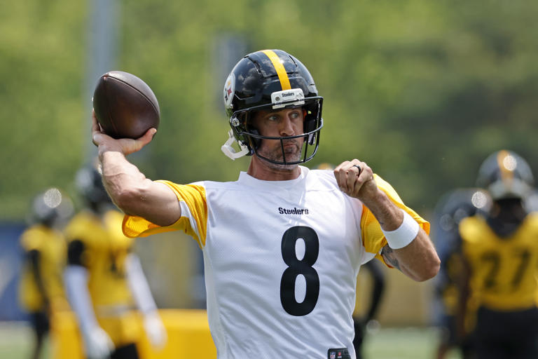 "It's Crazy in Person": Ryan Clark on Steelers QB Aaron Rodgers