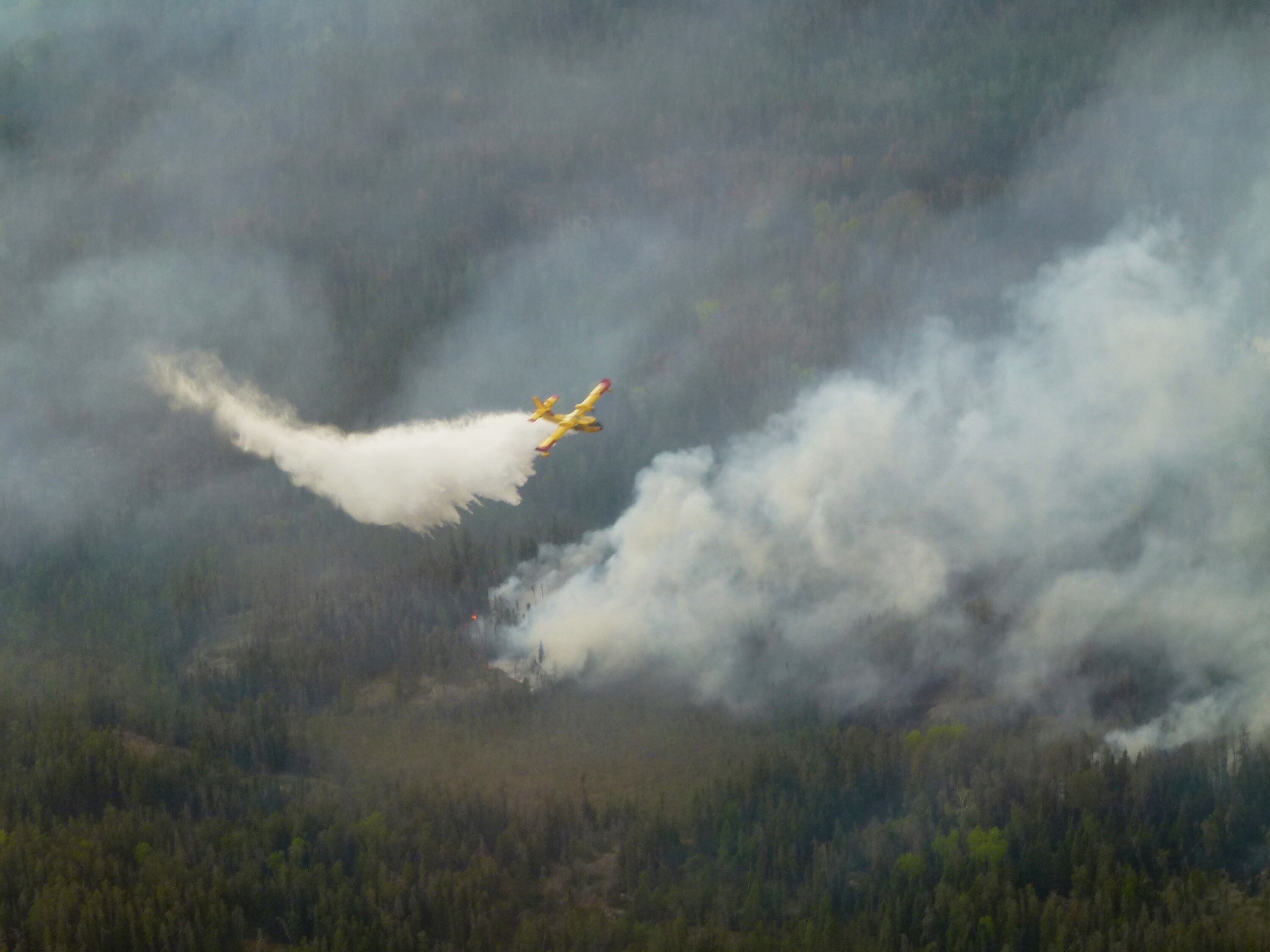 Michigan firefighters join Canadian crews battling wildfires