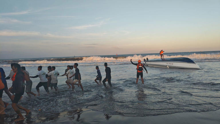 'Way too fast': Aussies recall moment boat capsized off Bali, killing ...