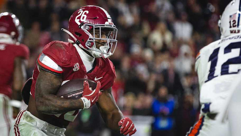 Alabama RB Reflects on Decommitting From Texas Longhorns
