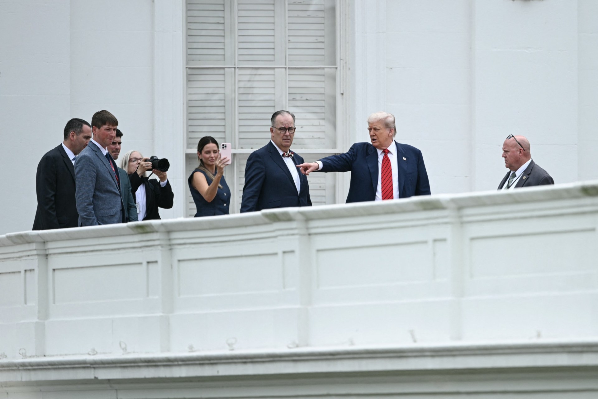 Trump jokes about nuclear missiles on White House roof