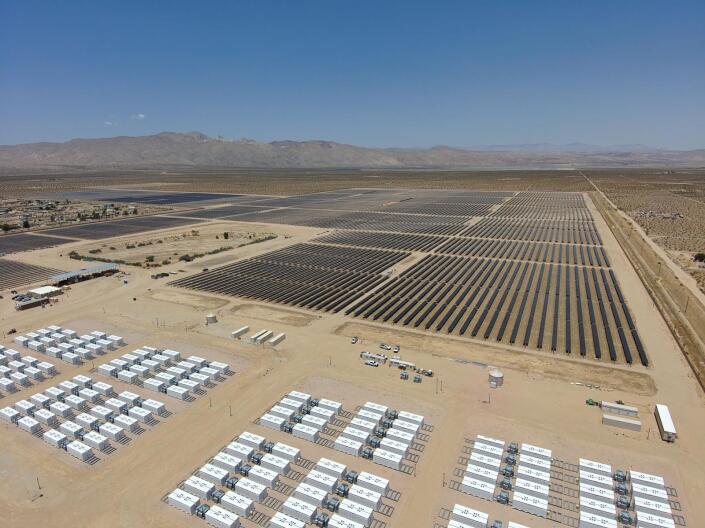 LA completes its largest solar and battery storage project