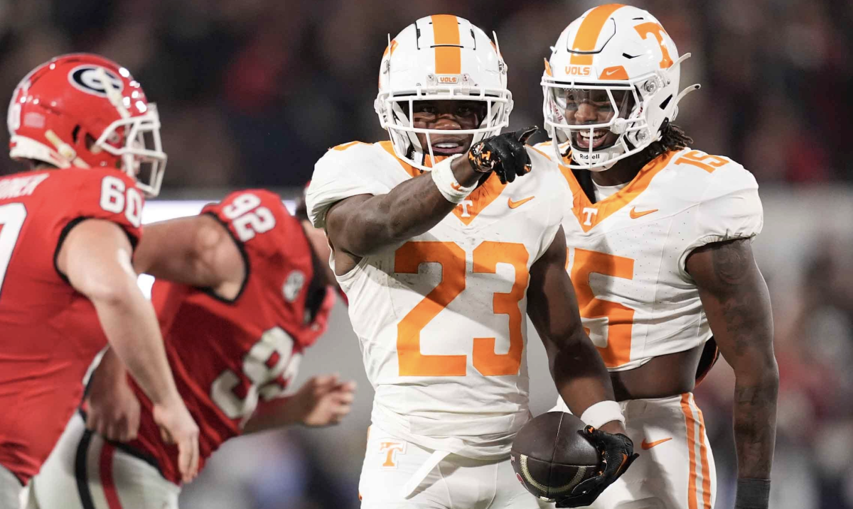 'I can't get over grown men barking at me' - Country singer who roots ...