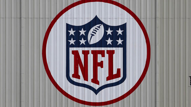 NFL issues ban on ammonia inhalers, smelling salts during games due to ...