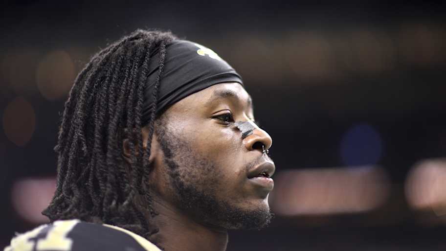 Alvin Kamara leaves Buccaneers defenders stuck in the Saints play of ...