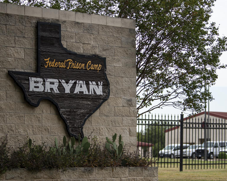 Ghislaine Maxwell’s move to ‘country club’ prison smacks of special ...