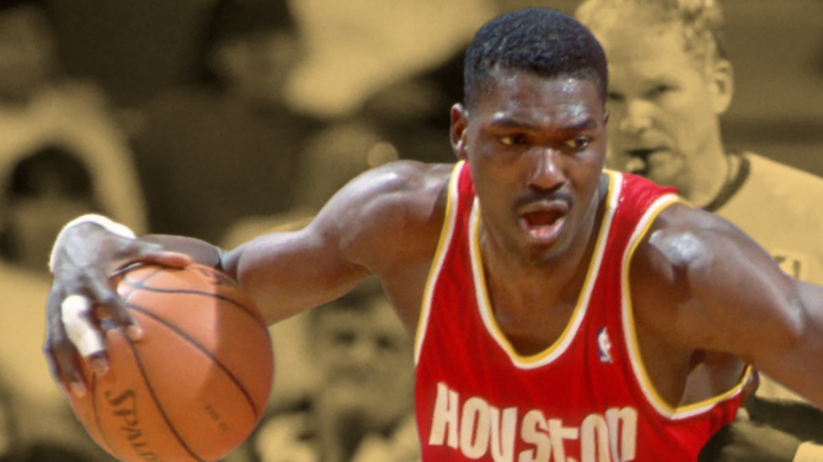 NBA referees admitted they might've made wrong travel calls on Hakeem ...