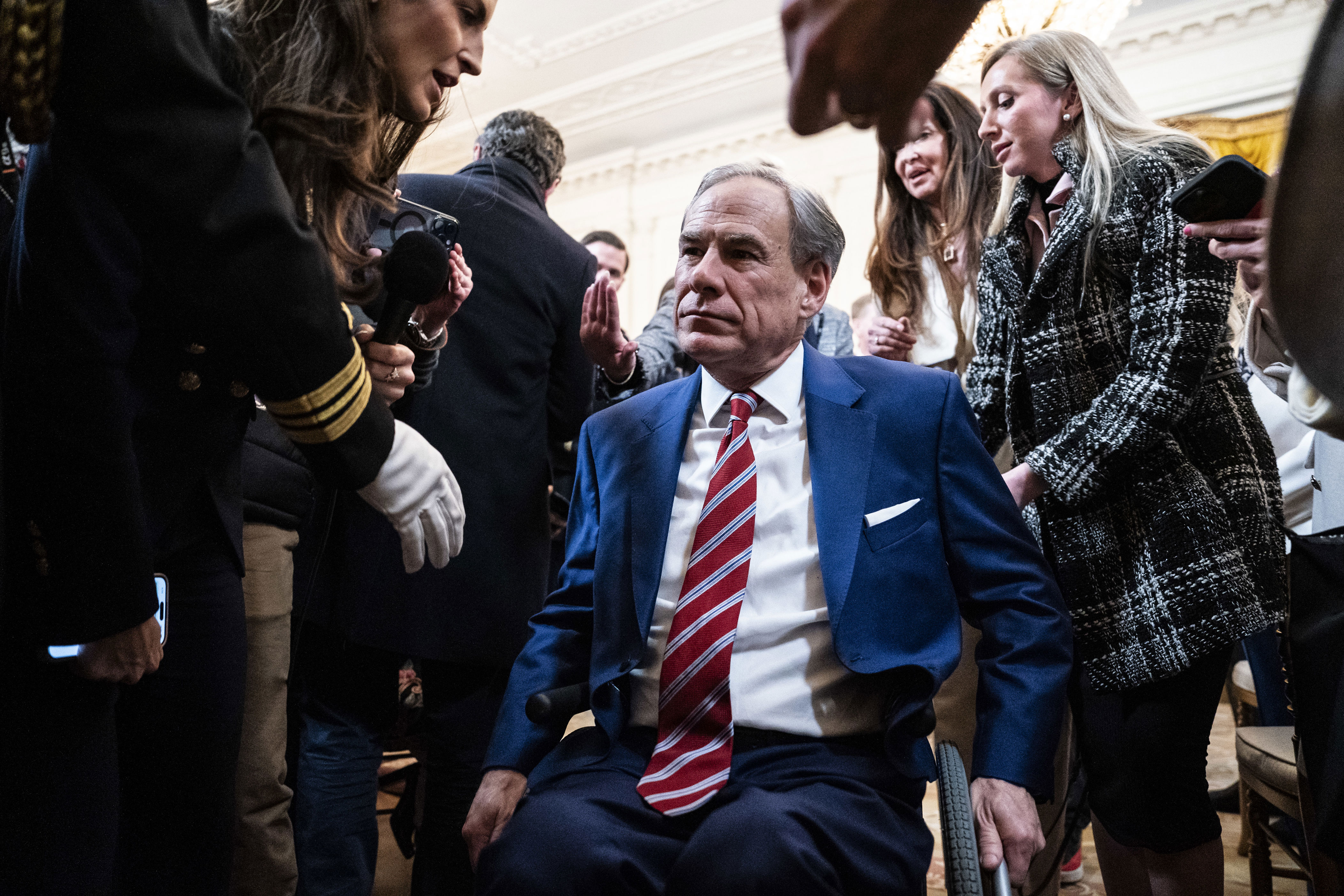 Texas GOP governor sues to remove Democratic leader amid election map fight