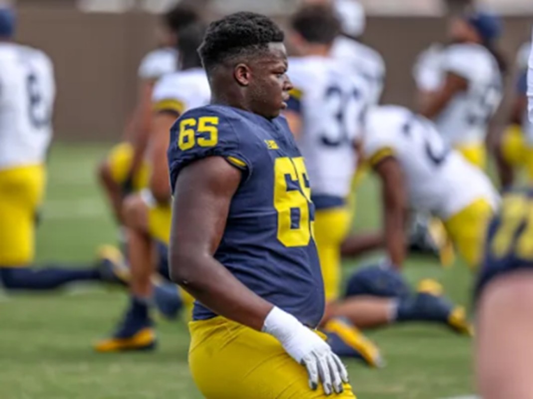 Hulking Michigan Freshman Gets 'Superstar' Hype From Wolverines Veteran