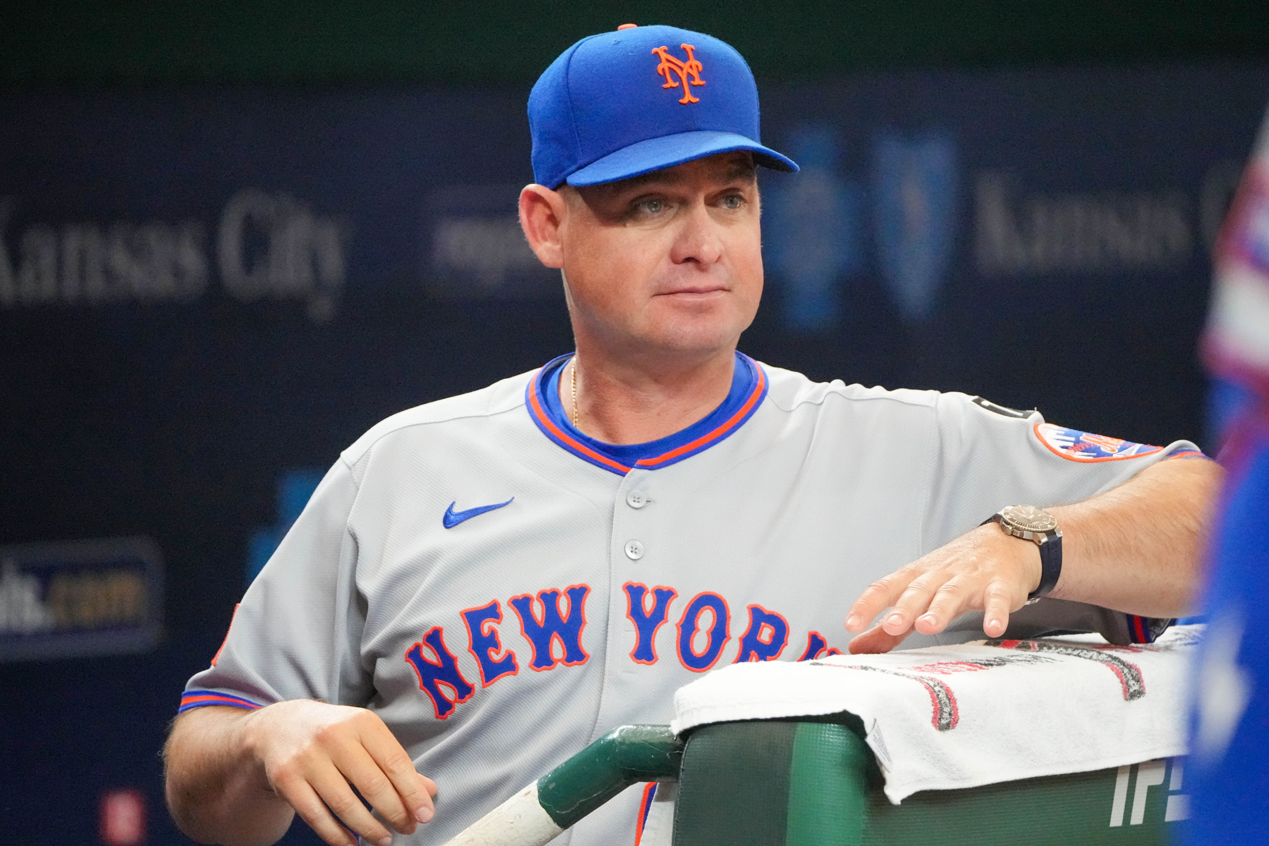 Mets manager tries to defend controversial decision after loss