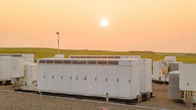 Eku Energy commissions two utility-scale energy storage projects in UK
