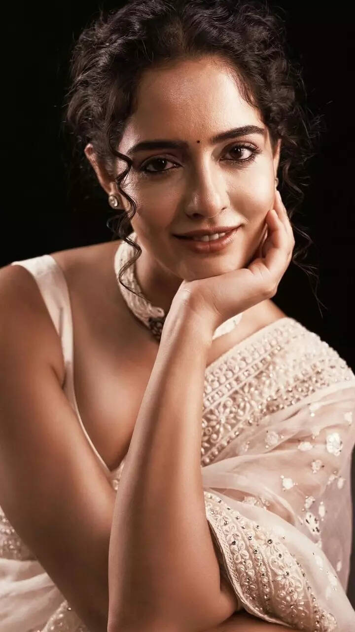 Malvi Malhotra redefines chic in THESE pics