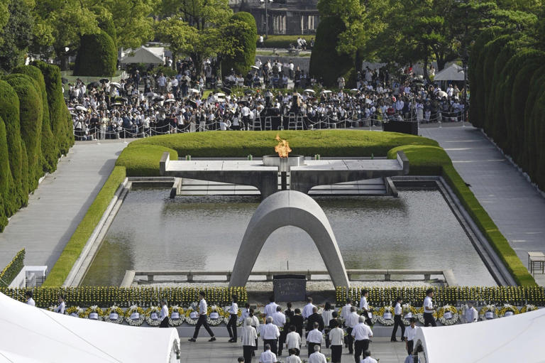 Hiroshima markerer 80-året for atombombe med stille bøn