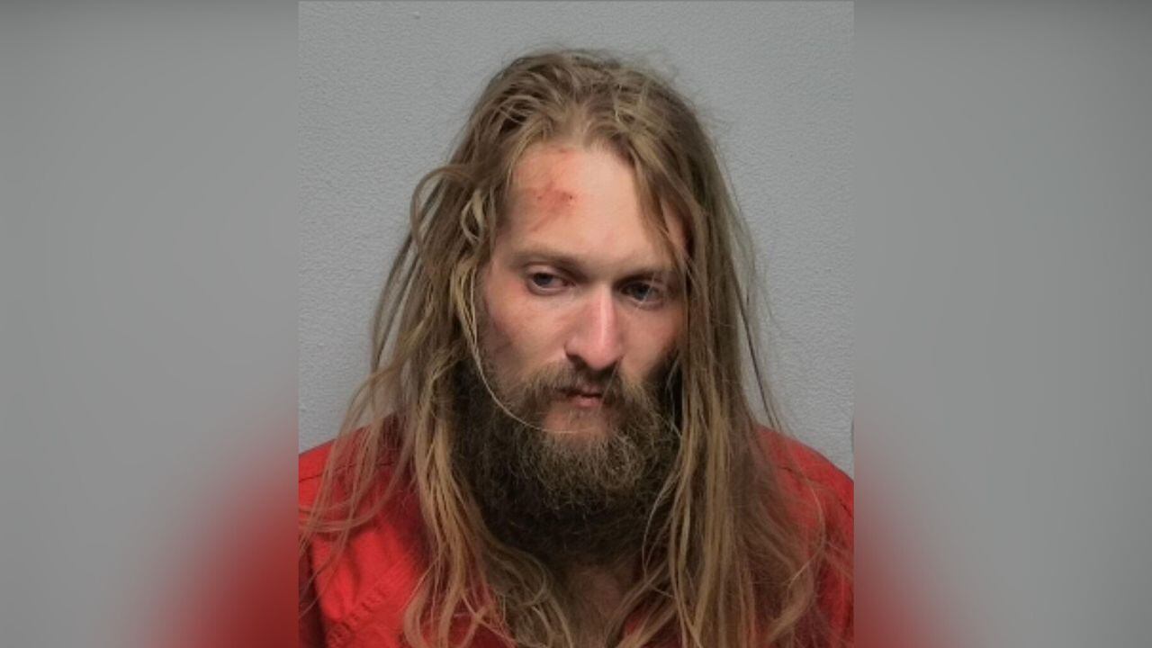 Man in underwear fights deputy, asks the officer to ‘shoot him’