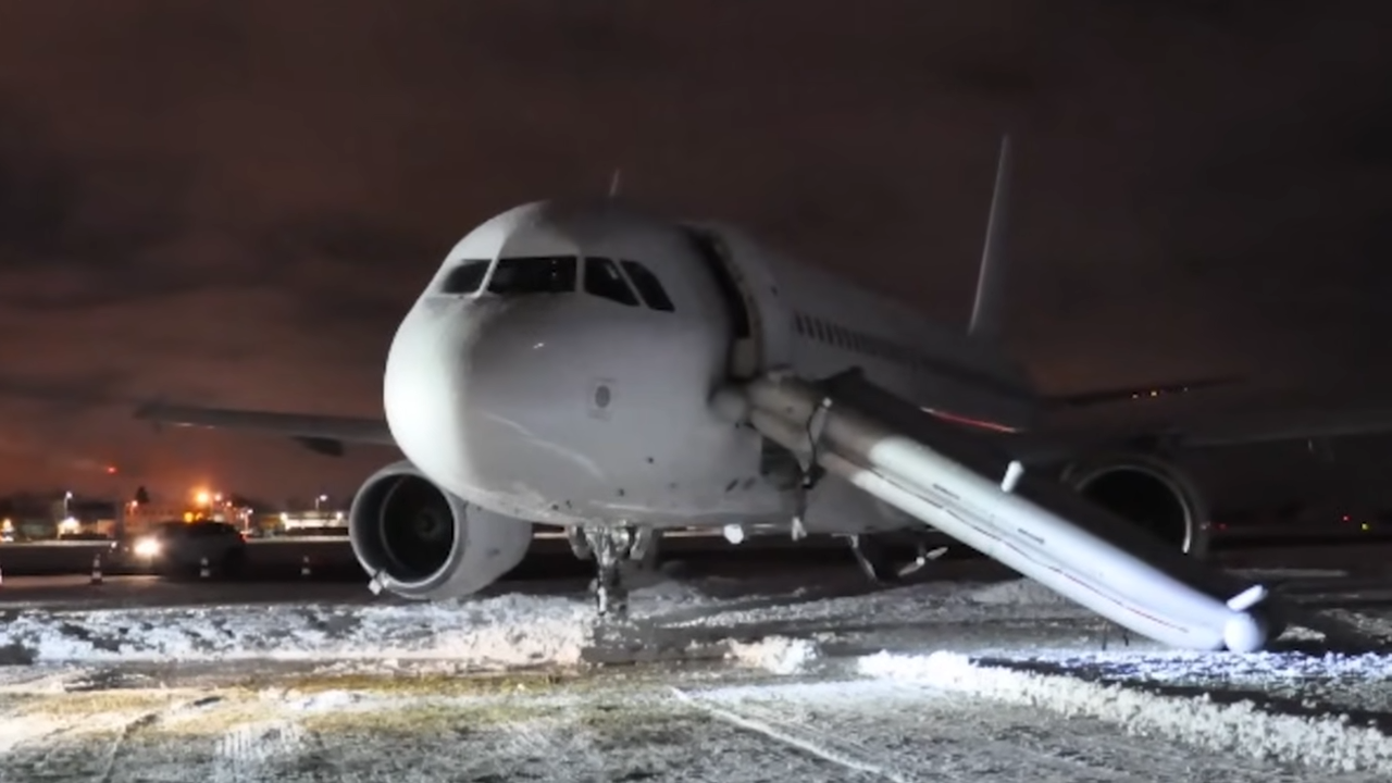 Total System Failure – Six Pilots Fight to Save Falling A320 From Fiery ...