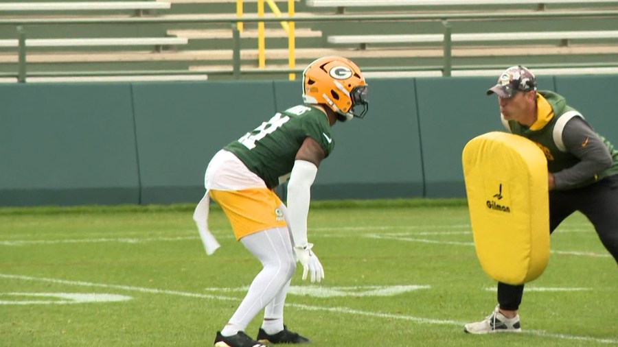 Former Illini Nate Hobbs working to get back quickly after knee surgery