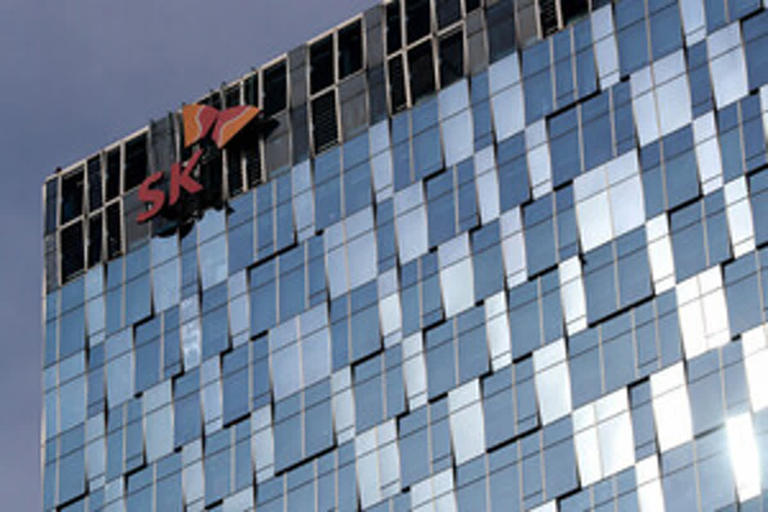 SKT "유심 교체·영업 중단 등 2Q 일회성 비용 2500억"
