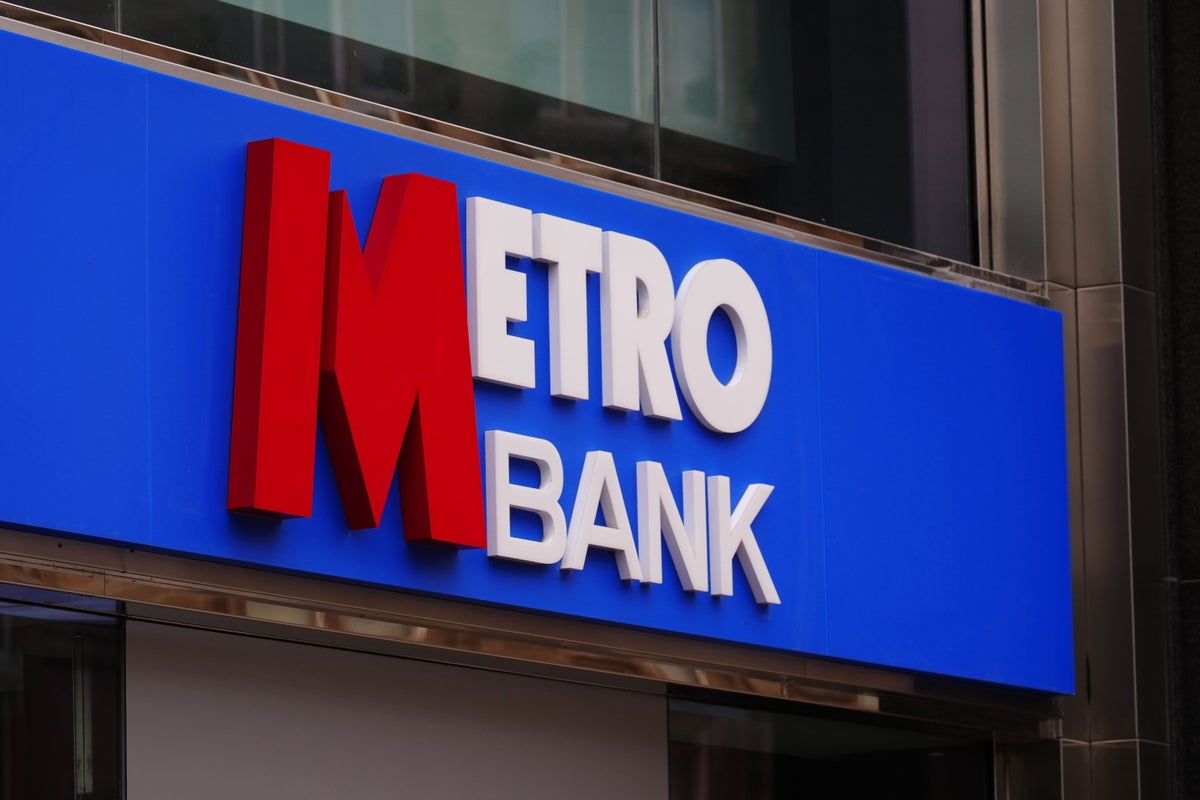 ‘You’ve taken my money’: Metro Bank customers report negative balances ...