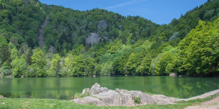 Ce lac glaciaire d’Alsace, seulement accessible à pied, est l’un des ...