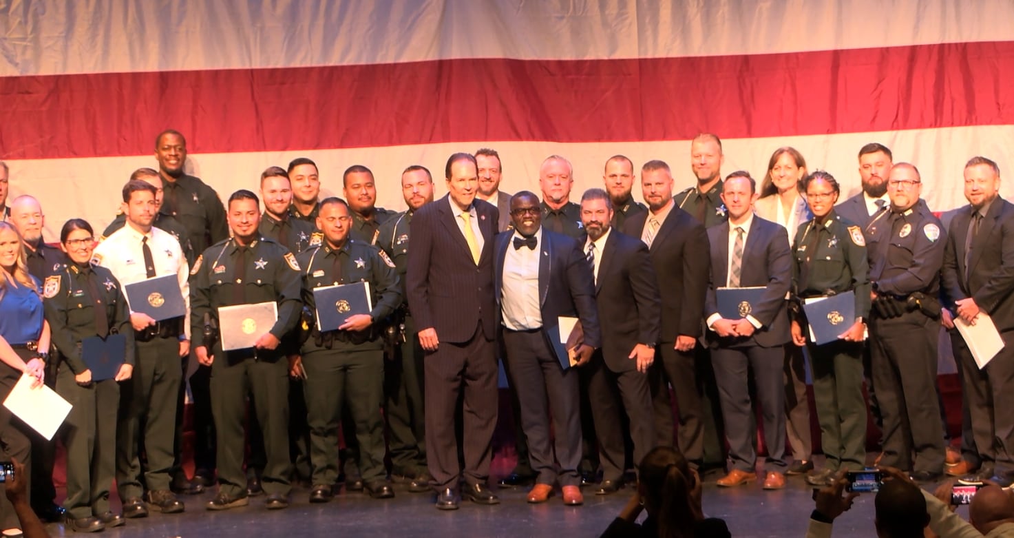 Congressman Vern Buchanan awards 50 law enforcement across the Suncoast