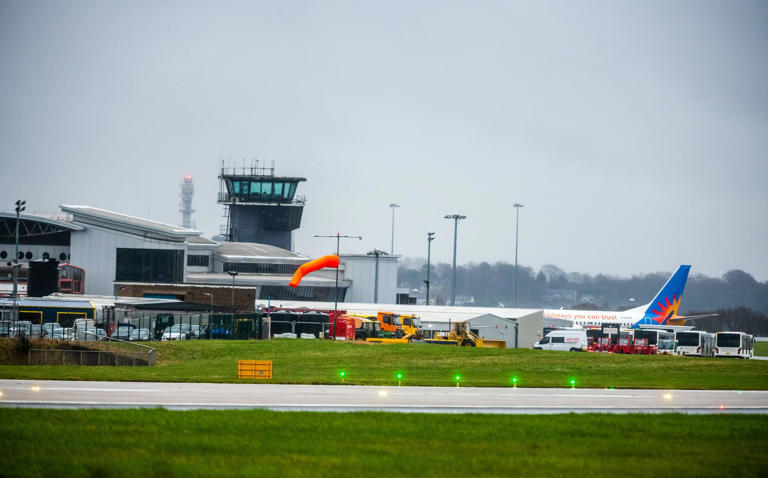 Avro Lounge at Leeds Bradford Airport: Reviewers slam “bargain basement ...