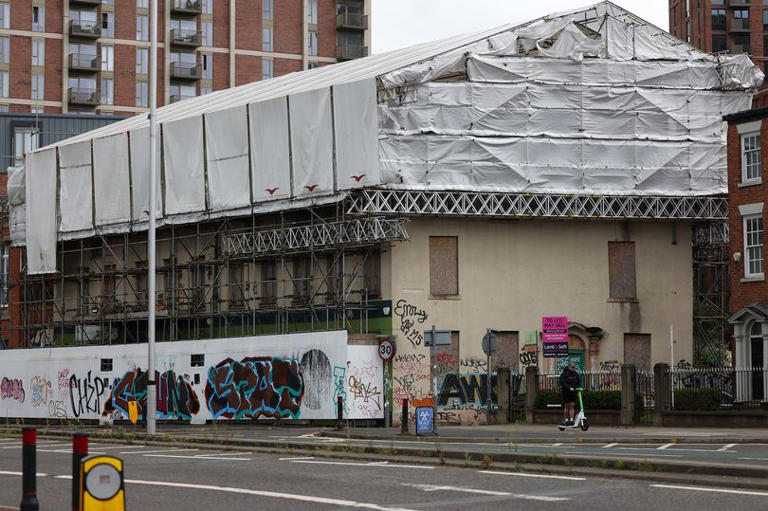 Uncertain future for iconic pub, plus planning and road closure updates ...