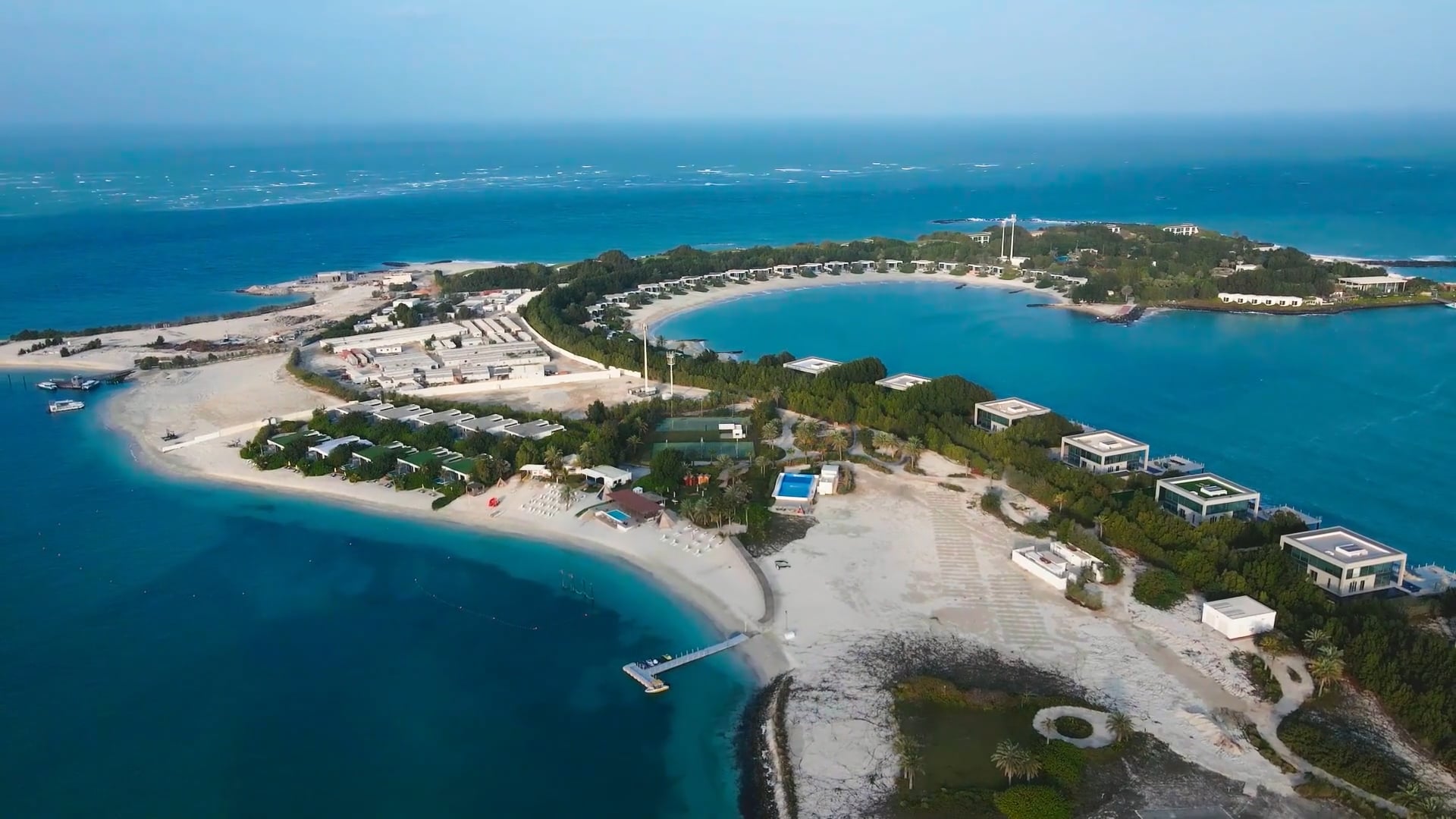 Persiske Golf med drone: Fra ørkenkyster til øparadiser