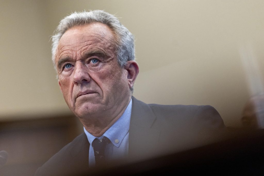 USA, Kennedy Jr ha ridotto il numero di vaccini consigliati per i bambini