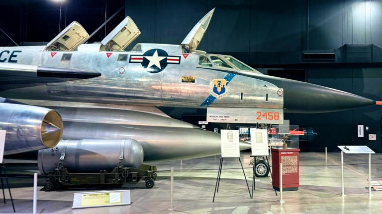 The B-58 Hustler was the first Mach 2 bomber in US history — Strategic ...