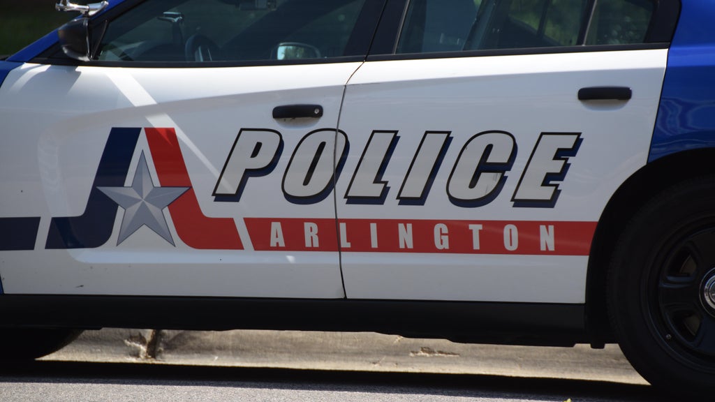 Gas line rupture prompts evacuations in downtown Arlington