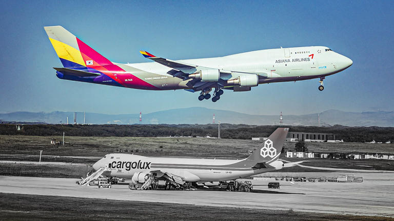 Is A Boeing 747-8 Bigger Than A 747-400?