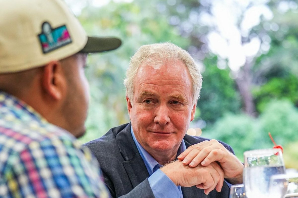 Judge temporarily pauses Abrego Garcia's release from custody