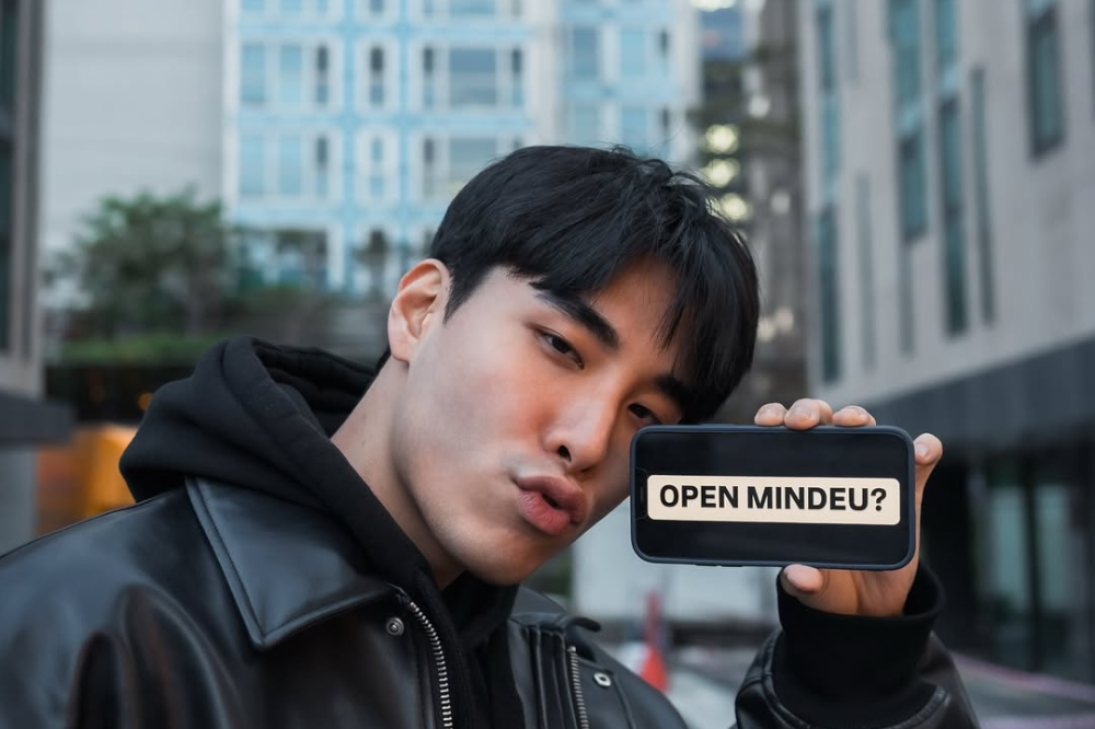 Sean 'Hongdae Guy' Solo is in Malaysia, updates will be hanging in ...