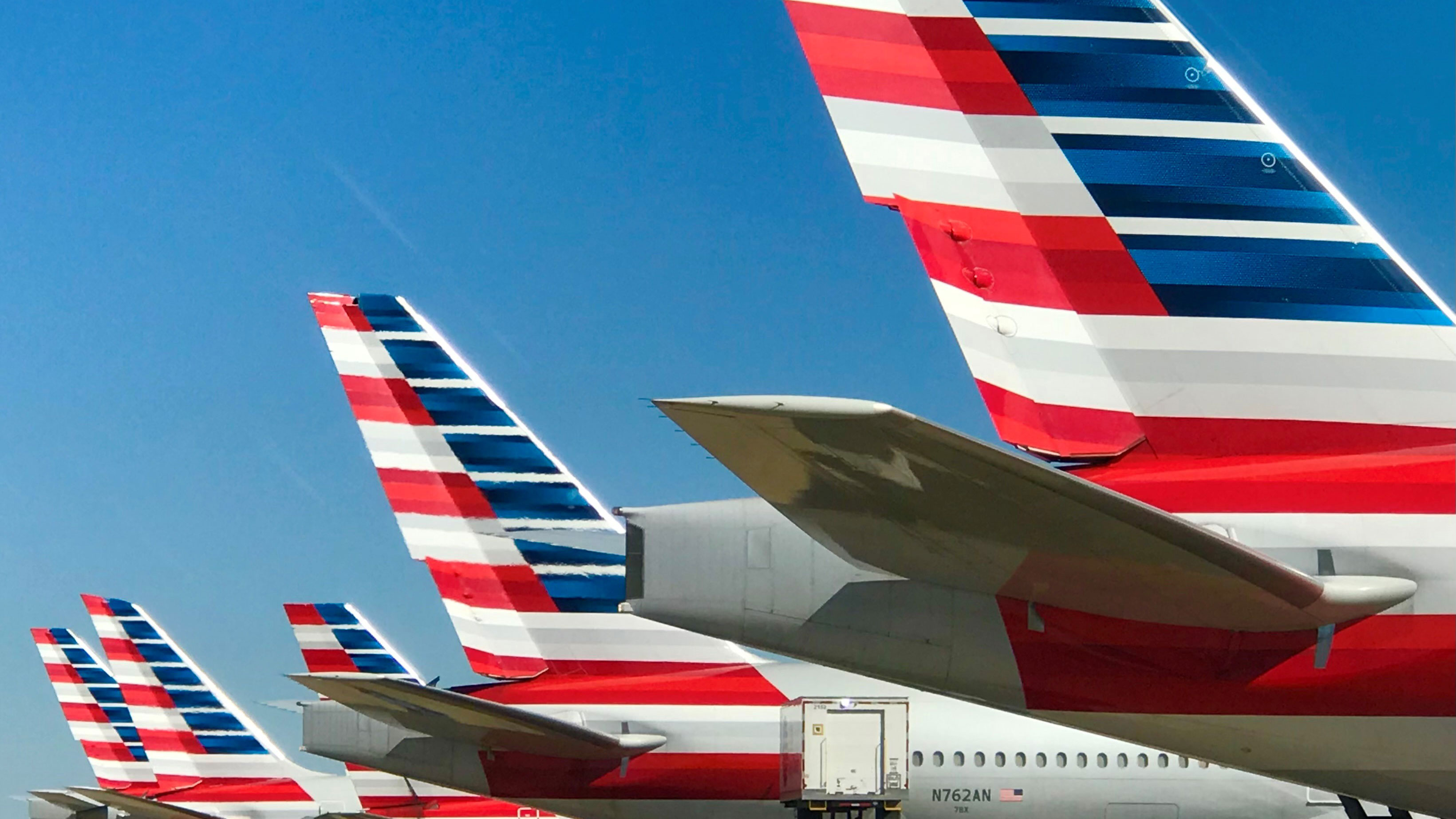 Auxiliar de vuelo condenado a 18.5 años de prisión; grabó a niñas en ...