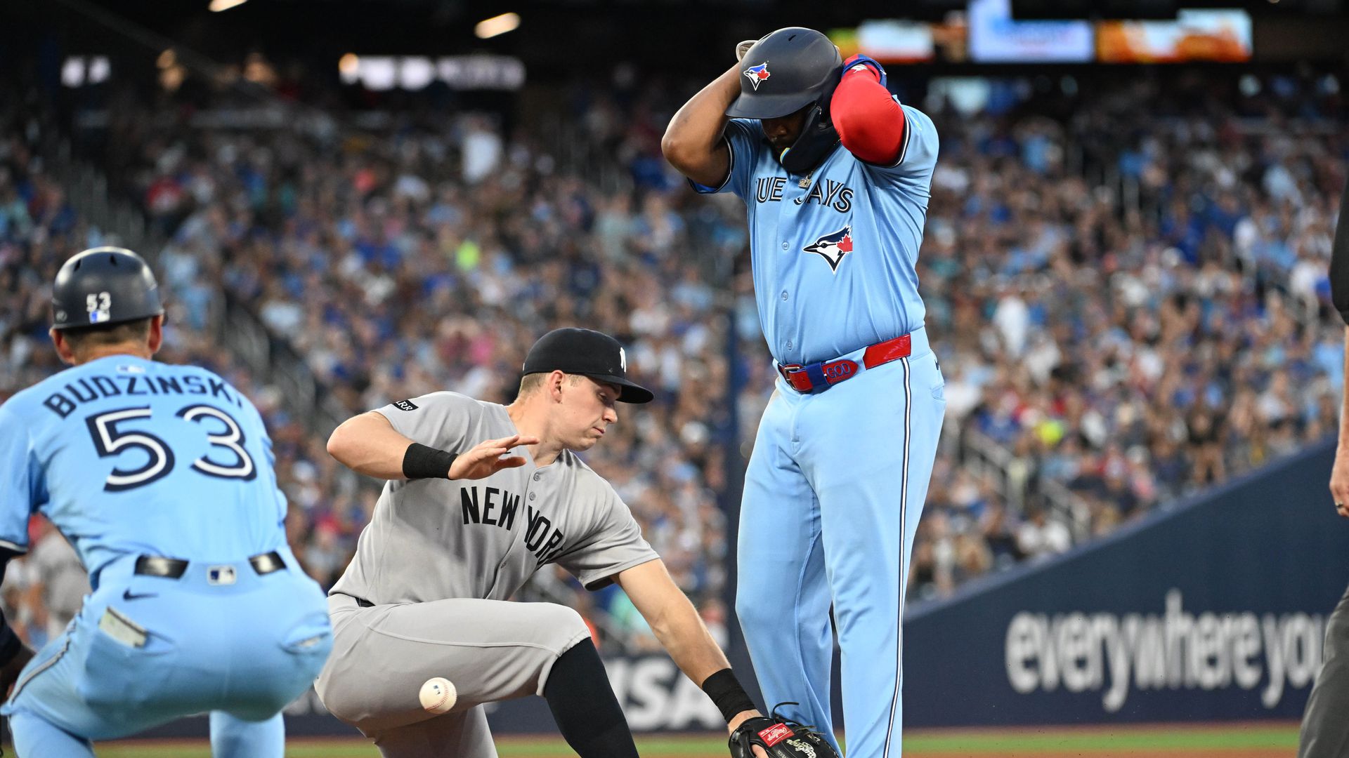 Yankees 4, Blue Jays 8: Yanks can’t take the heat, set themselves on fire