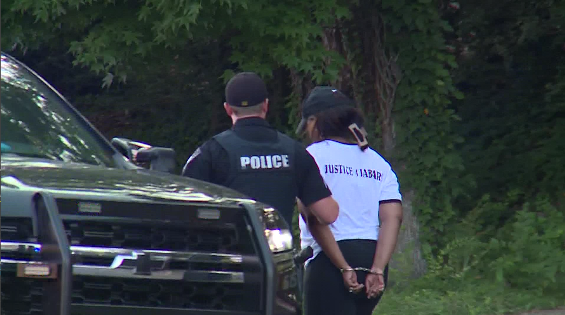 Multiple people detained by Homewood police while blocking traffic ...