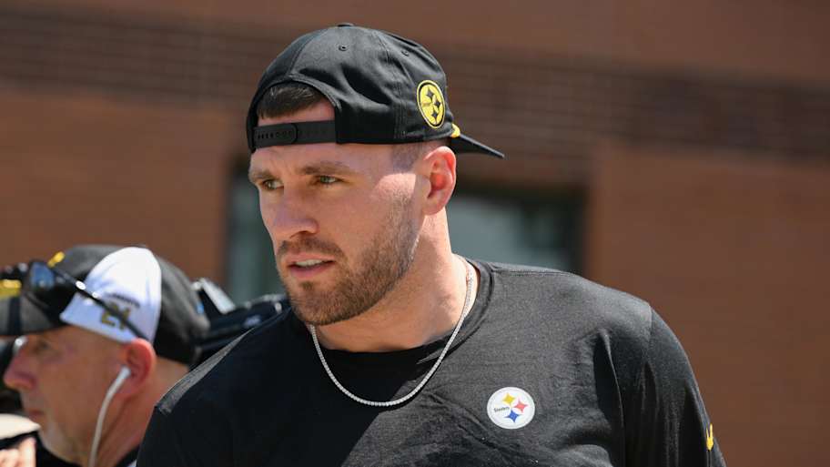 T.J. Watt Finally Admits Reason Behind Cryptic Peace Sign Story Before ...