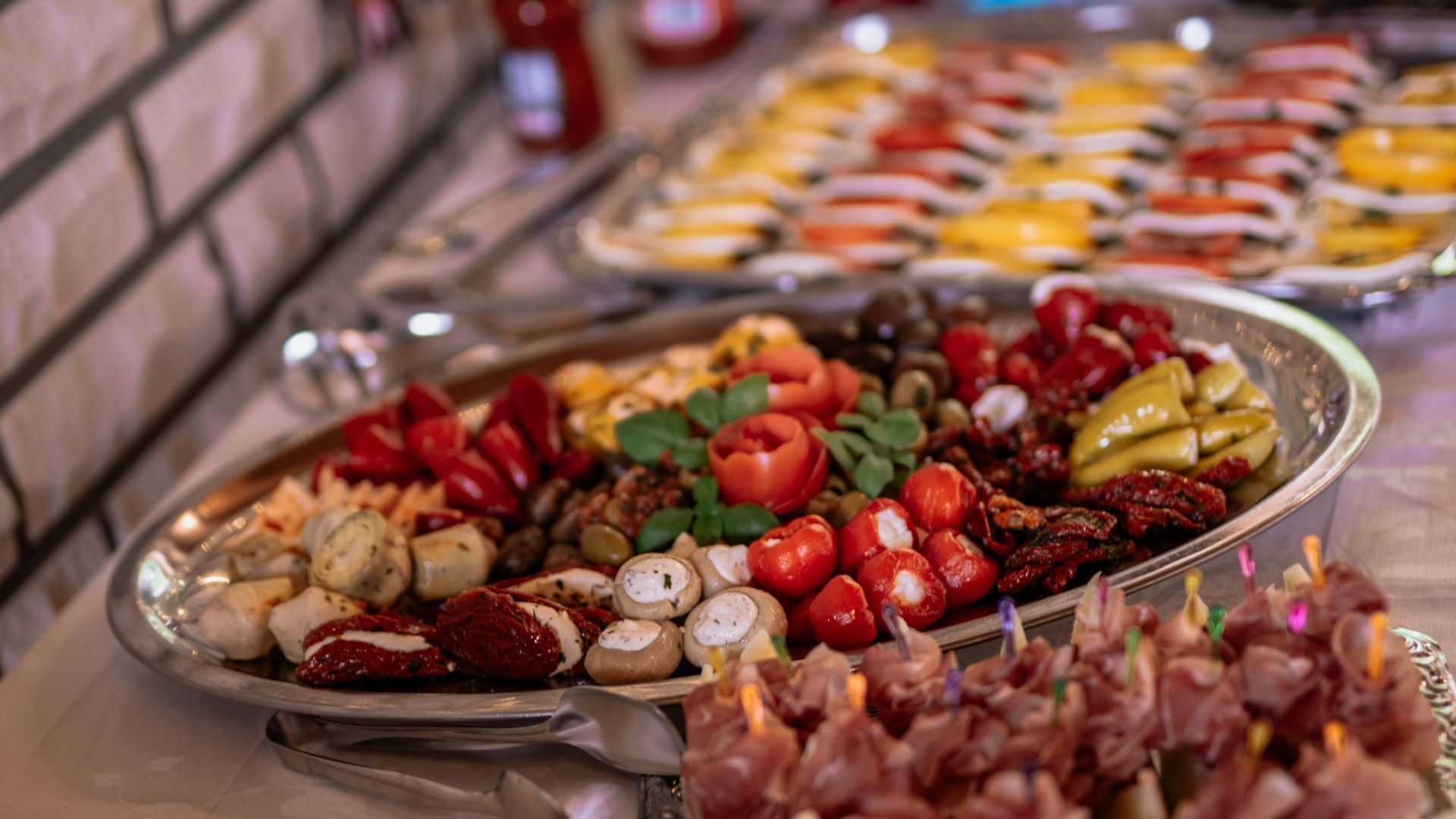 Happy Hour: The 20 Best Foods For Social Snacking