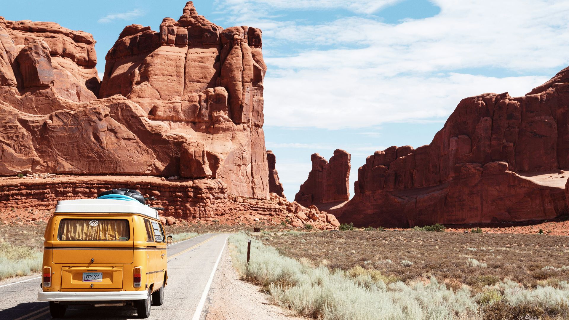 20 Essential Items You Must Pack for a Road Trip