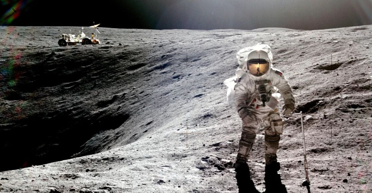 20 Vintage Photos Of Astronauts That Bring The Past To Life (1960s-1990s)