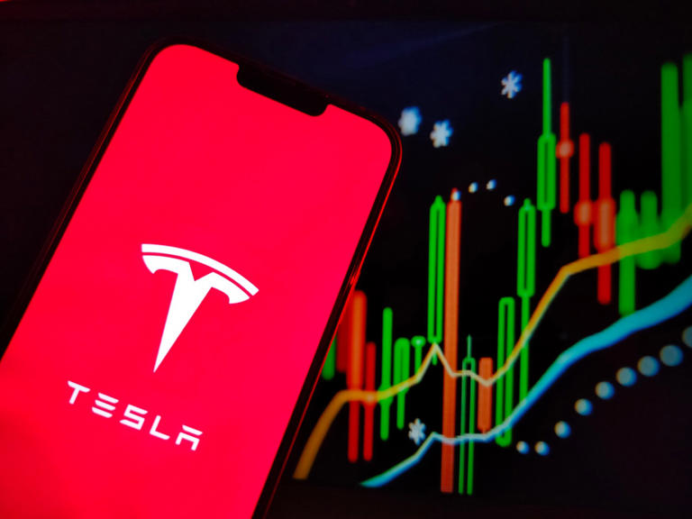 Tesla Q2 2025 earnings show decline in revenue and deliveries