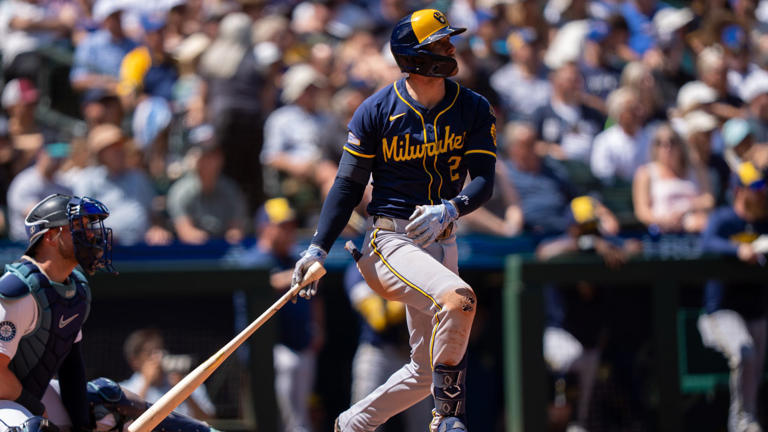 Brewers back in rhythm with dominant 10-2 win over Mariners