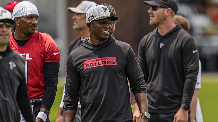 Watch Atlanta Falcons Players Arriving for Training Camp